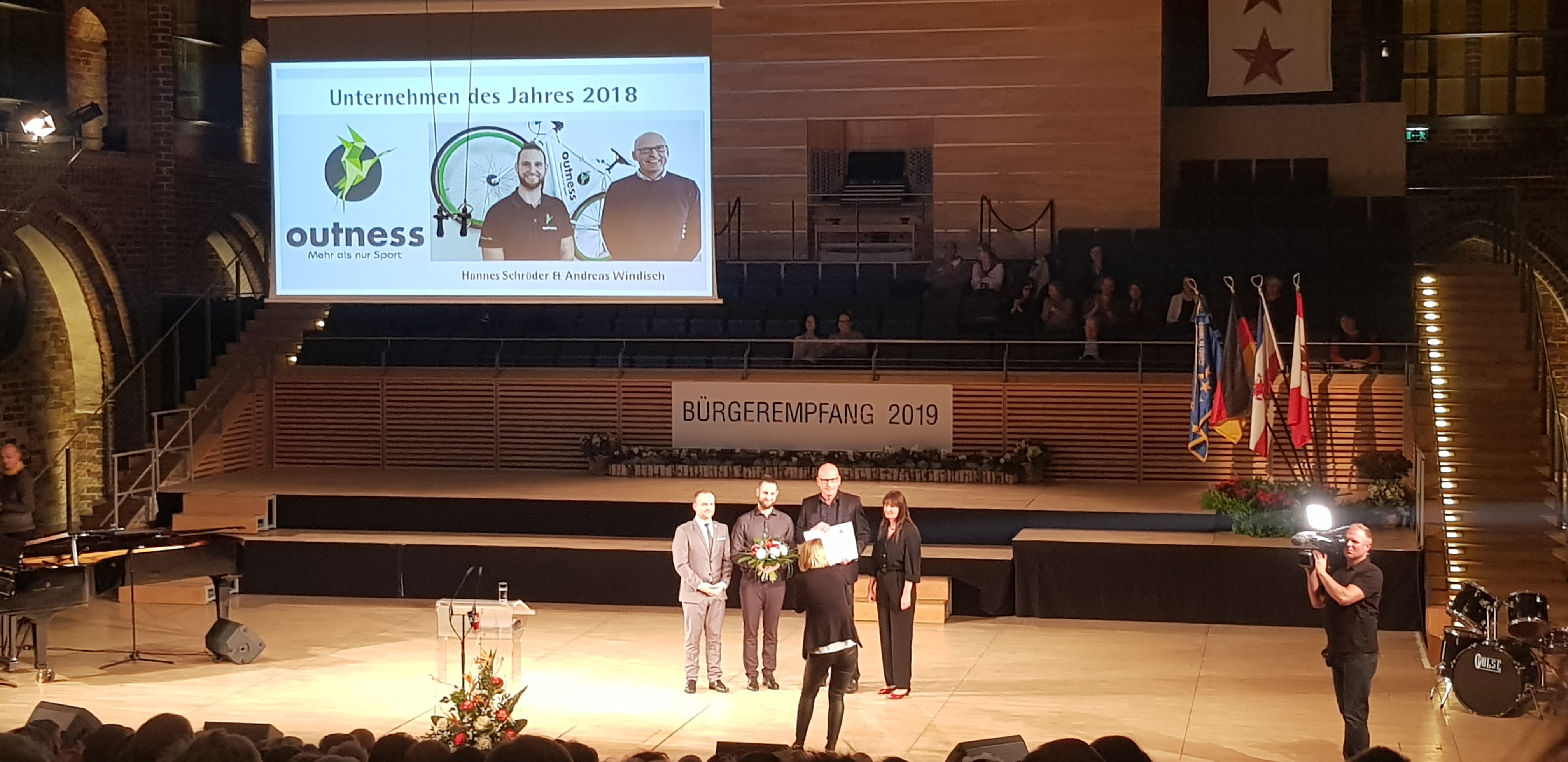 outness ist Unternehmen des Jahres - Wirtschaftsjunioren Neubrandenburg